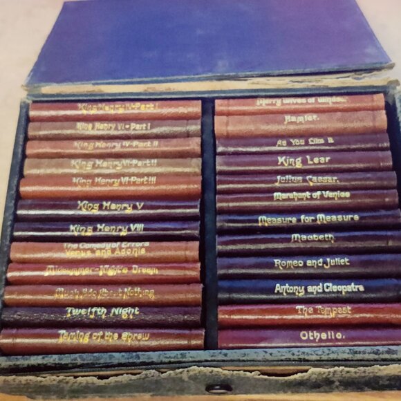 Shakespeare | Art | Vintage 90s 24 Volume William Shakespeare Mini ...
